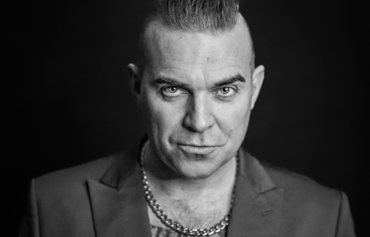 BIBIS LEEDS | SHOWTIME | Tony Lewis as Robbie Williams
