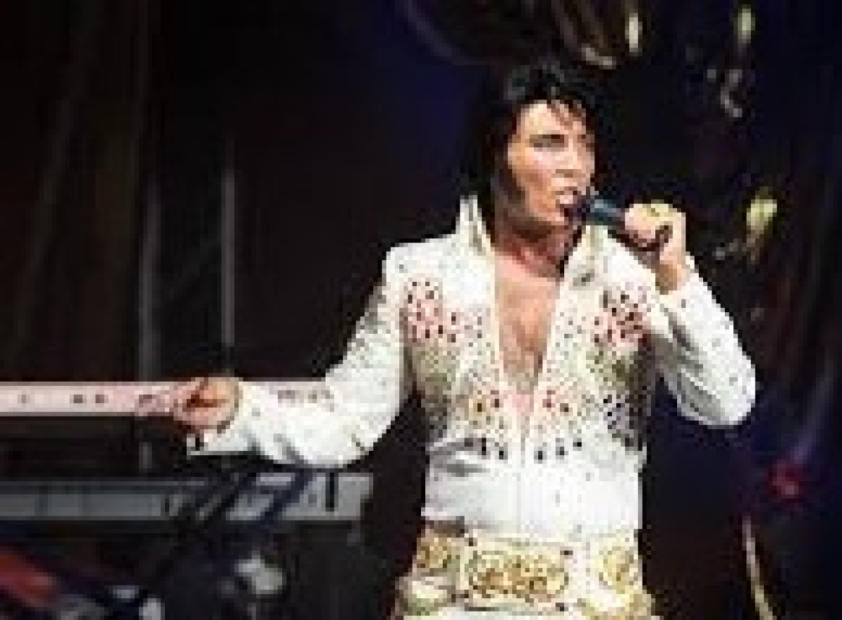 BIBIS LEEDS I SHOWTIME I GORDON AS ELVIS