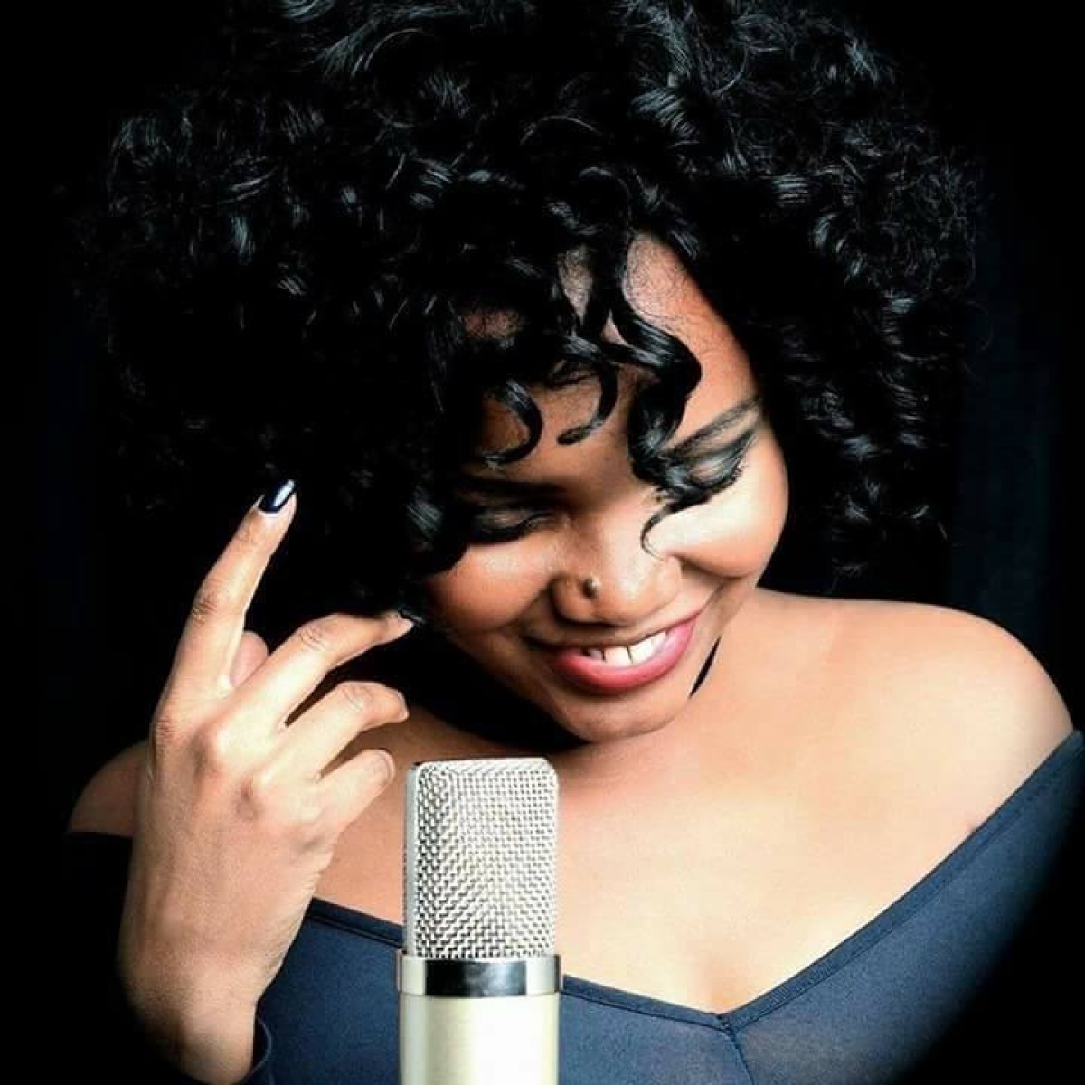 BIBIS LEEDS | SHOWTIME | NYA AS WHITNEY HOUSTON